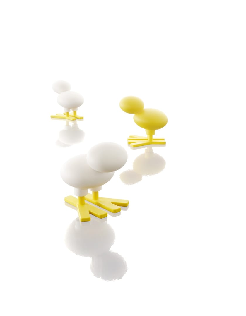 HAPPY BIRD Polyethylene sculpture By Magis | design Eero Aarnio