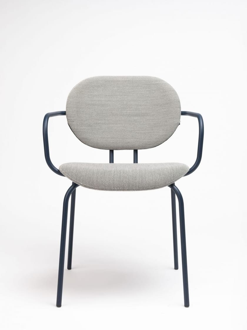 HARI | Chair with armrests Hari Collection By ONDARRETA design estudiHac