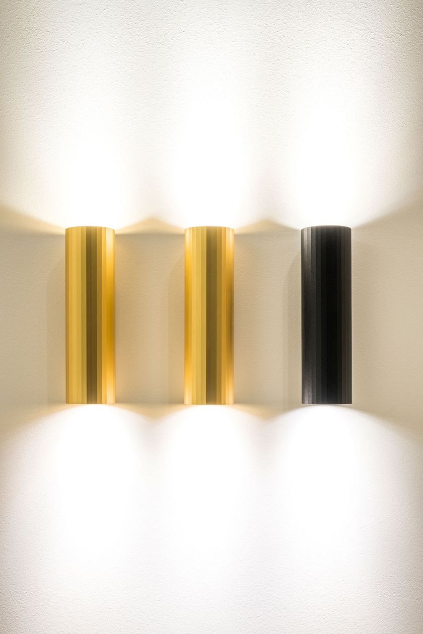 HEDRA W Hi wall light By Delta Light