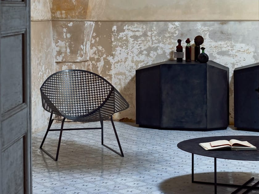 HEN | Sled base easy chair By da a design Angeletti Ruzza Design