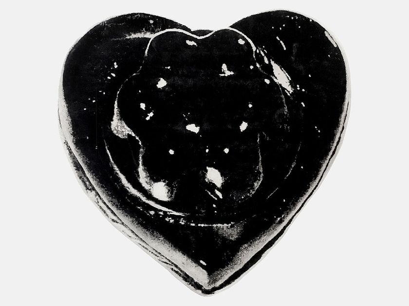 BLACK JELLO HEART Handgearbeiteter Teppich aus Wolle By HENZEL STUDIO ...
