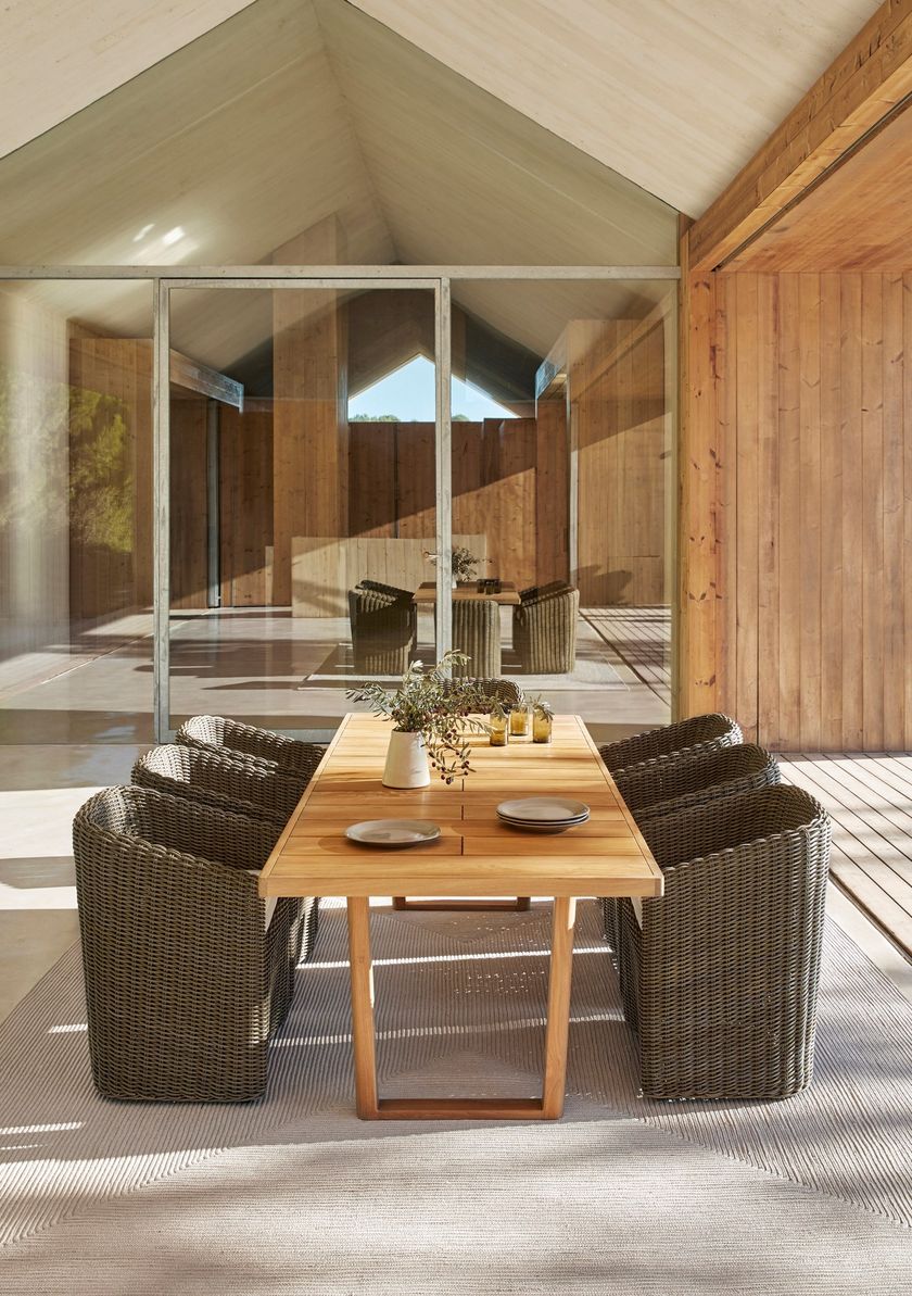 HERITAGE Rectangular teak garden table By POINT | design Mario Ruiz