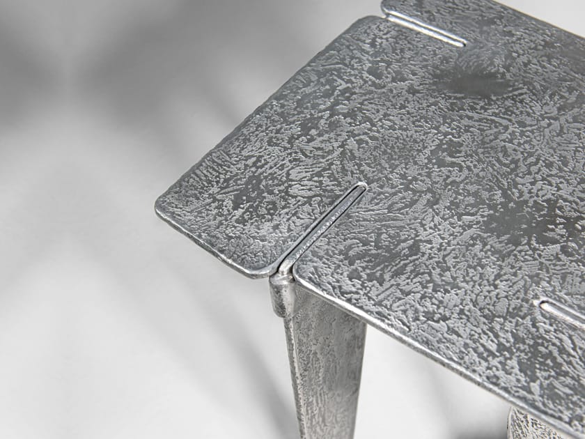 OVERLAP Square metal coffee table for living room By HESSENTIA ...