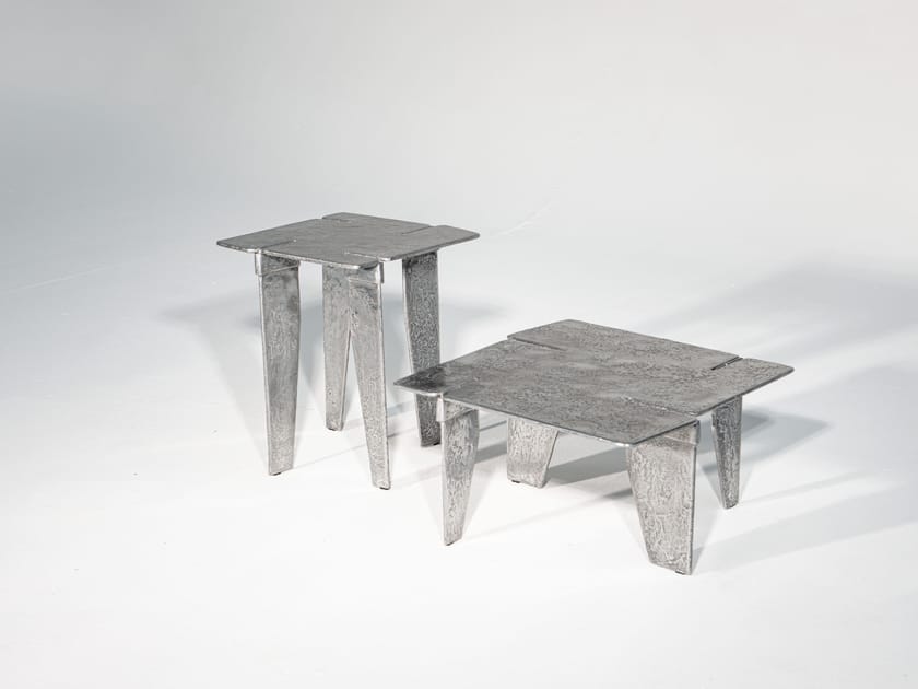 OVERLAP Square metal coffee table for living room By HESSENTIA ...