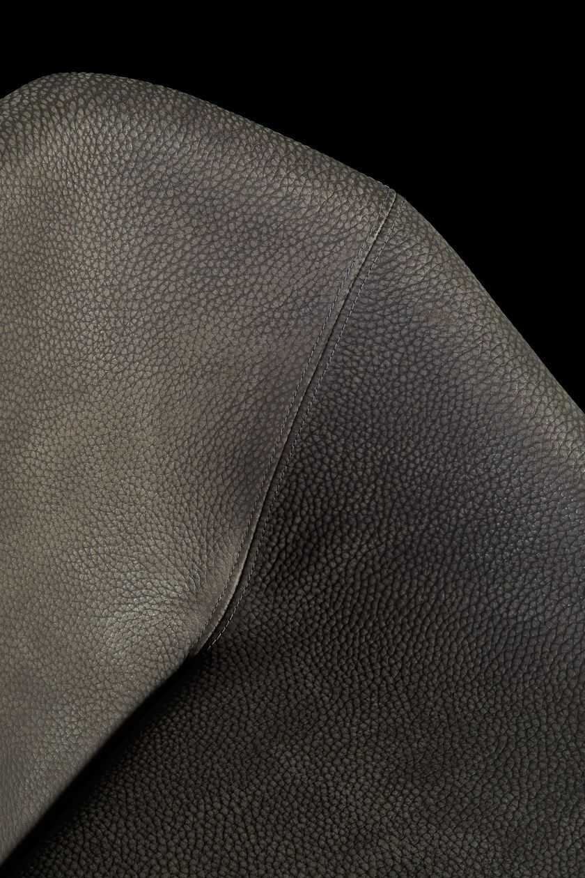 HEXAGON Swivel leather chair By Henge | design Massimo Castagna