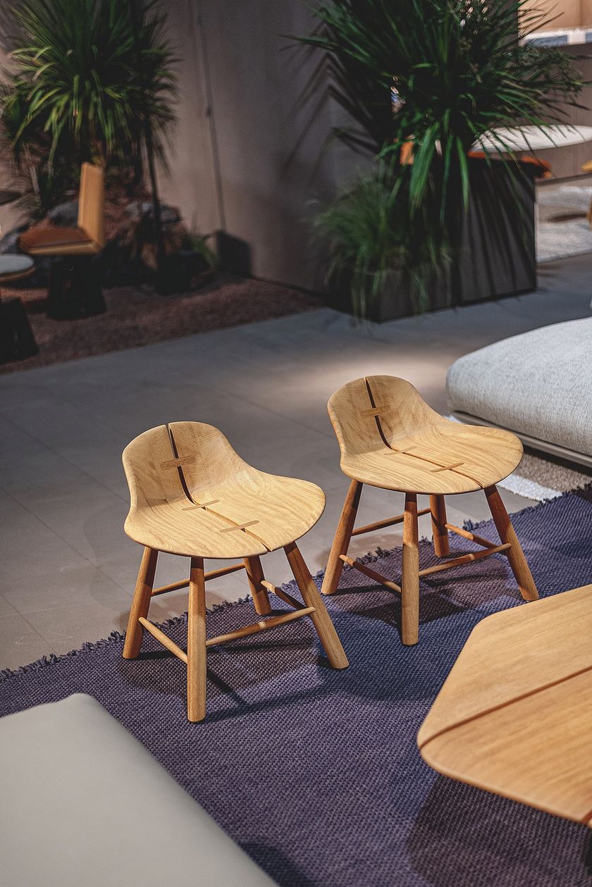 HIMBA OUTDOOR Stool By BAXTER | design Roberto Lazzeroni