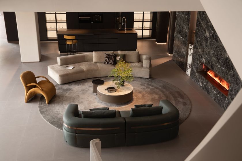 CENTER POSITION Curved modular velvet sofa By HOTHING