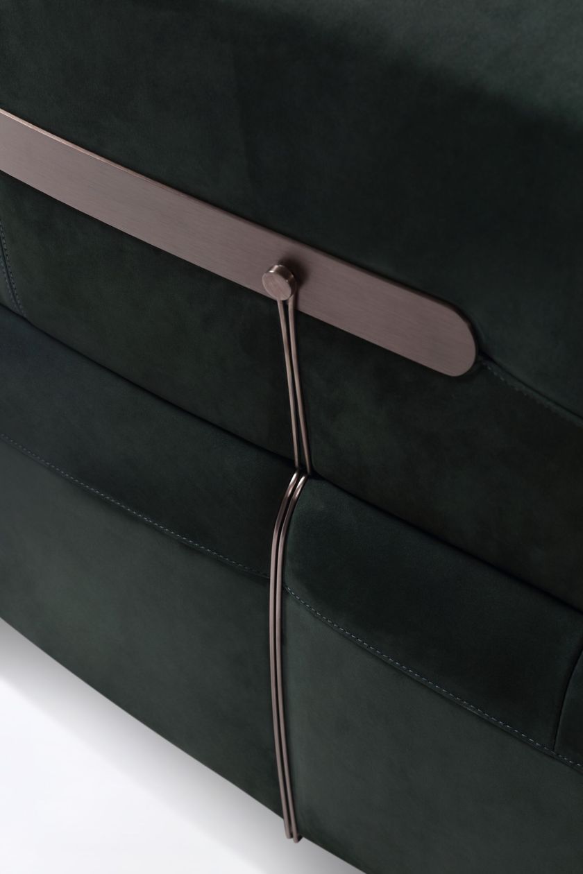 CENTER POSITION Curved modular velvet sofa By HOTHING