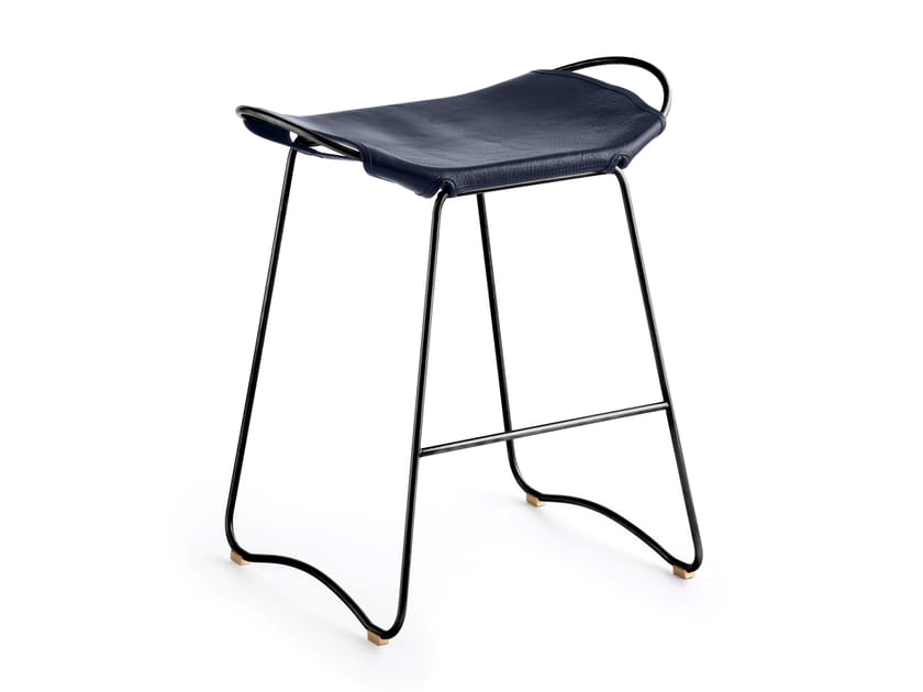 HUG COUNTER STOOL | Taburete Taburete patín de piel curtida By Jover+Valls