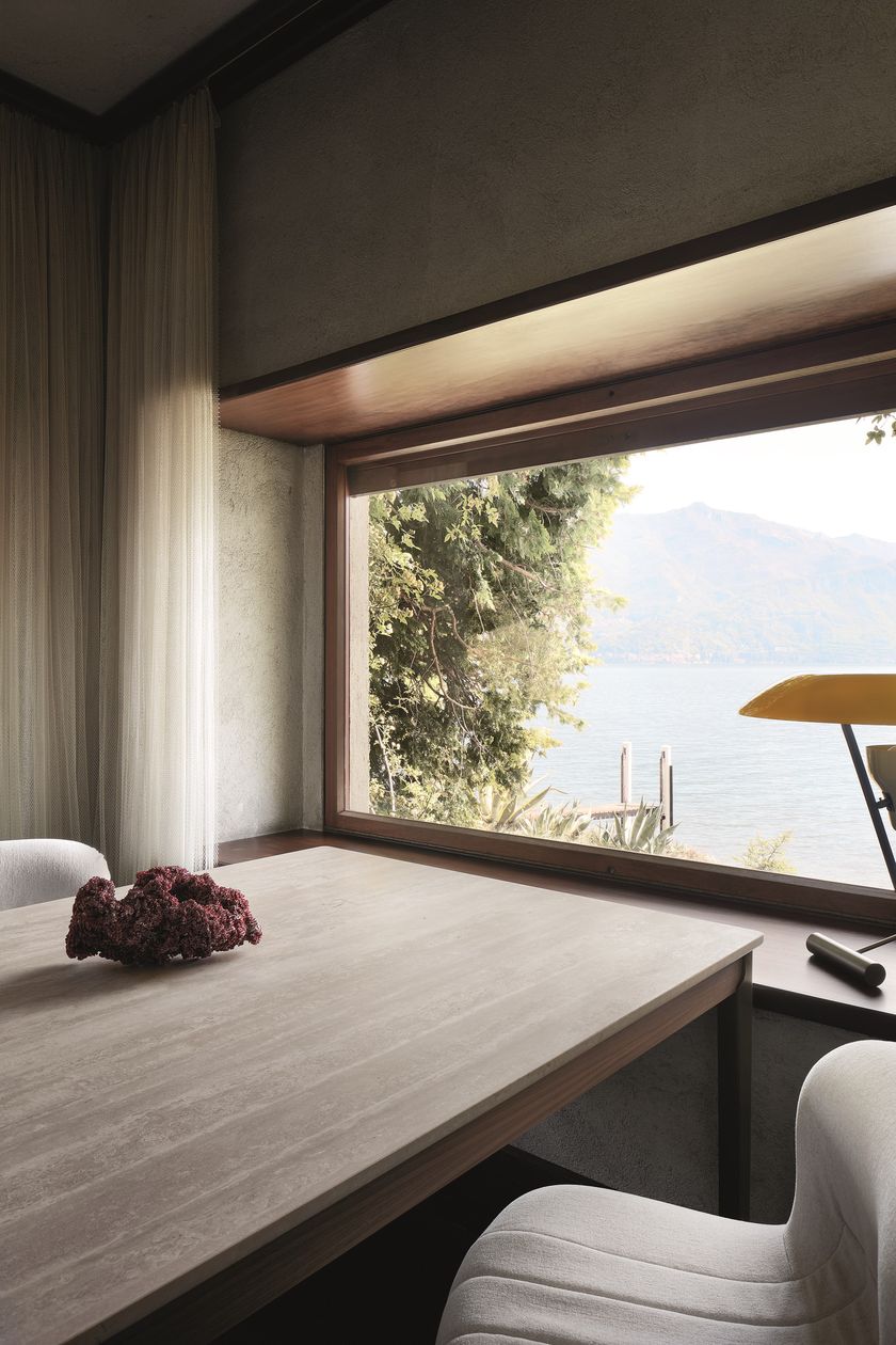 HUG 桌子 By arflex | design Claesson Koivisto Rune