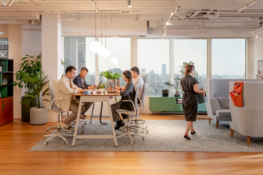 INTUITY PARK BENCH Mesa de reunión alta modular de melamina By Haworth