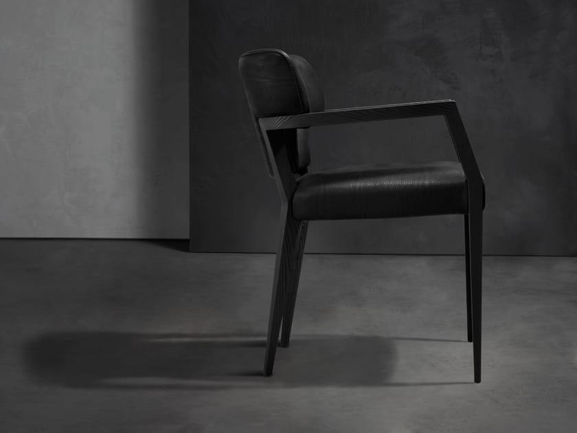 MANTIS Chair By Henge | design Ugo Cacciatori