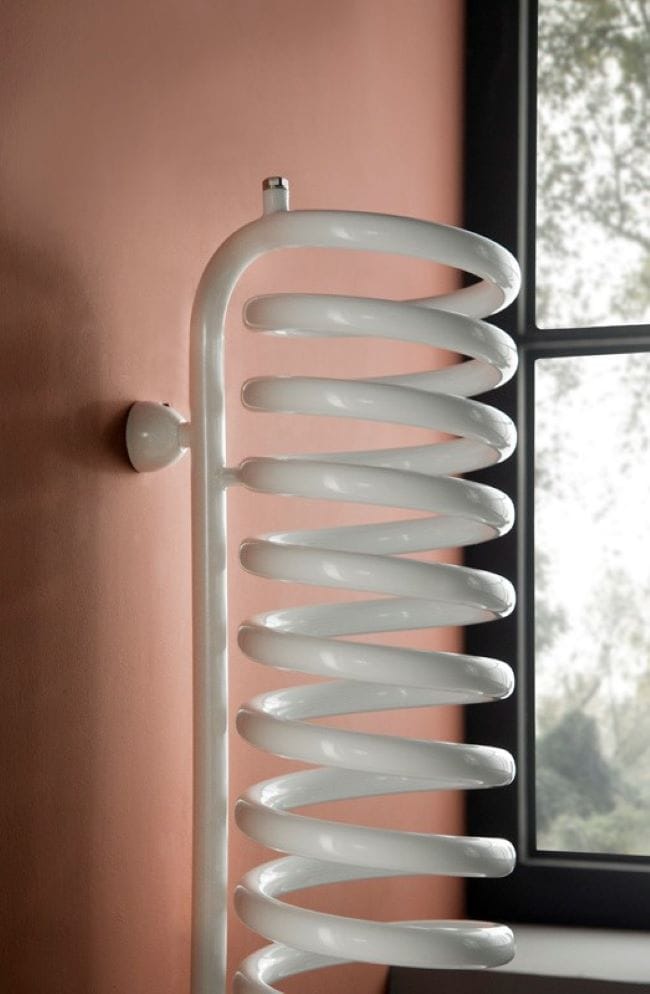 HOT SPRING Hot-water wall-mounted steel decorative radiator By Hotwave