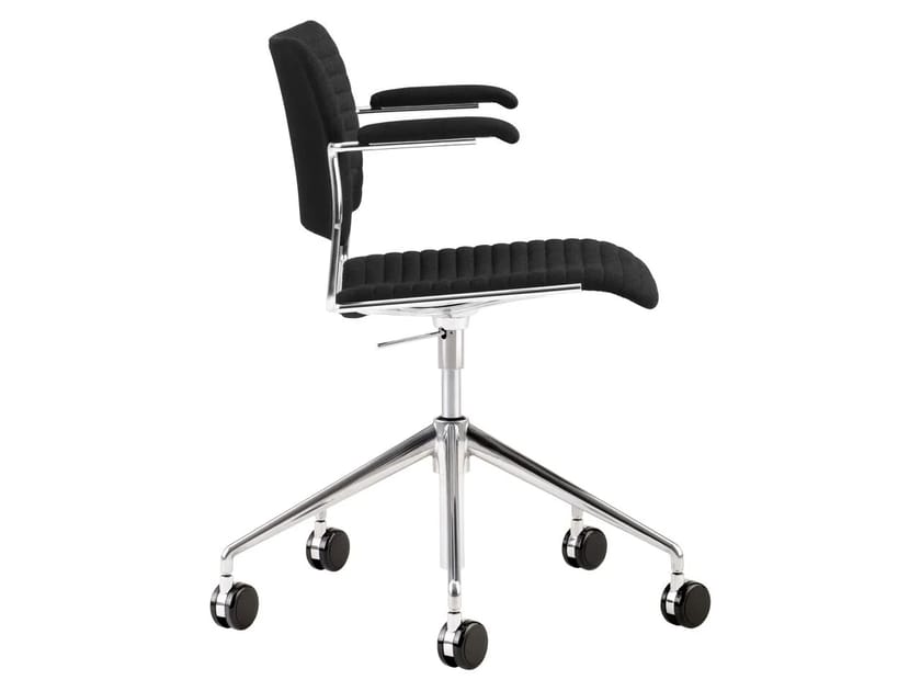 40/4 Swivel office chair with armrests By Howe | design David Rowland