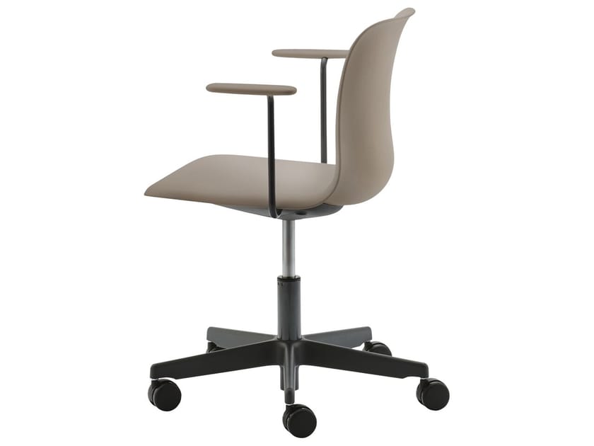 SIXE Stackable chair By Howe | design Pearson Lloyd