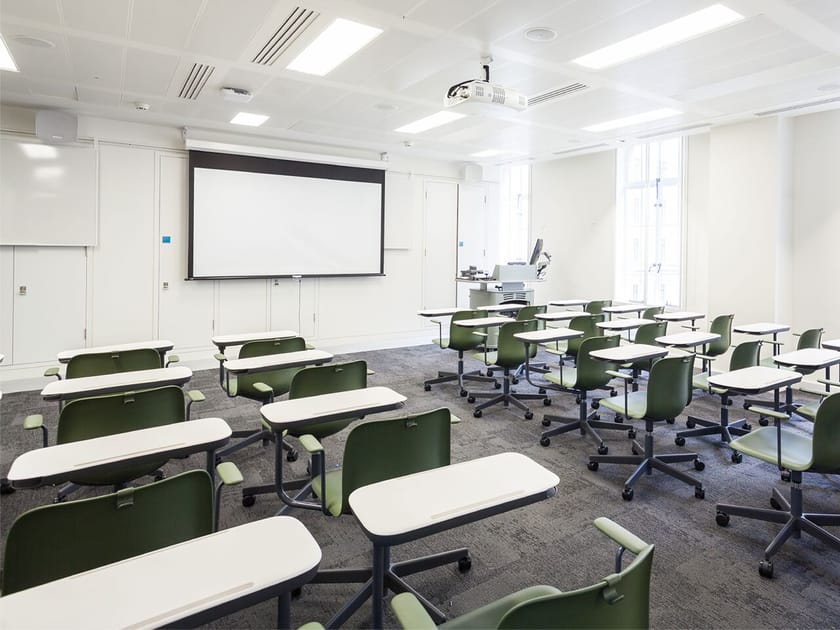 SIXE LEARN Training chair with armrests with 5-spoke base By Howe ...