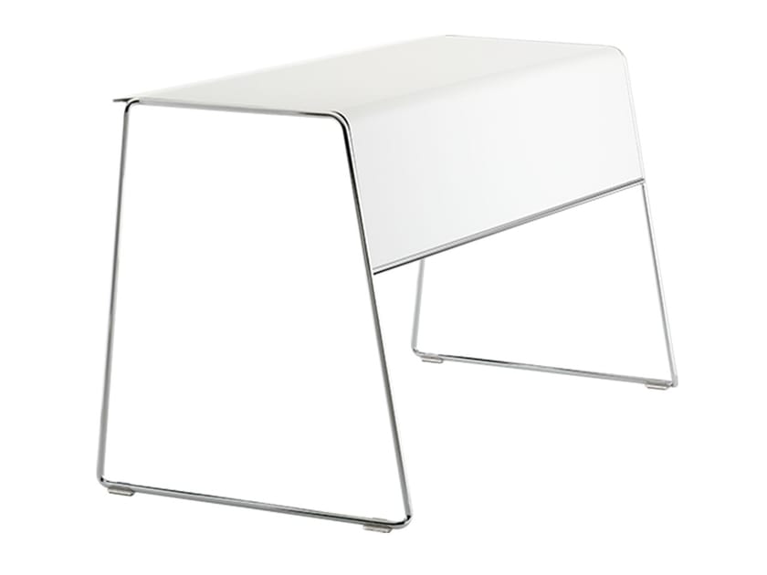 TUTOR DOUBLE Stackable bench desk By Howe | design John Bollen