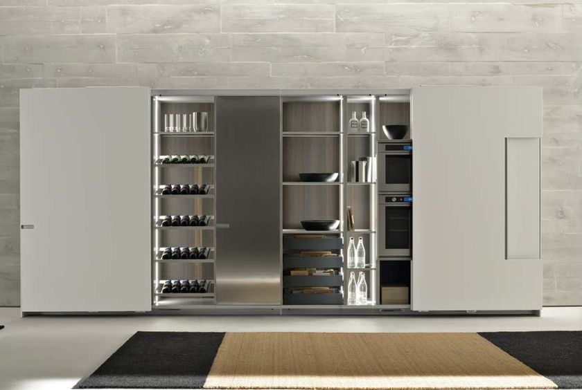 ICON Corian® kitchen with peninsula By ERNESTOMEDA | design Giuseppe Bavuso