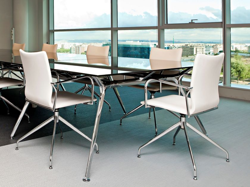 IKARA | Visitor's chair By ACTIU design Lledó & Campos