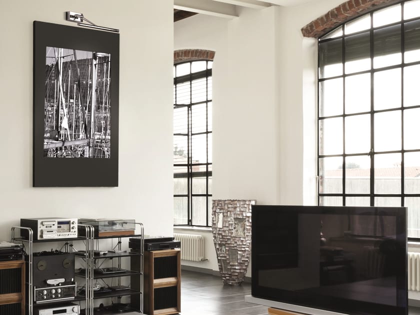 IKON LED Adjustable wall lamp By EGOLUCE