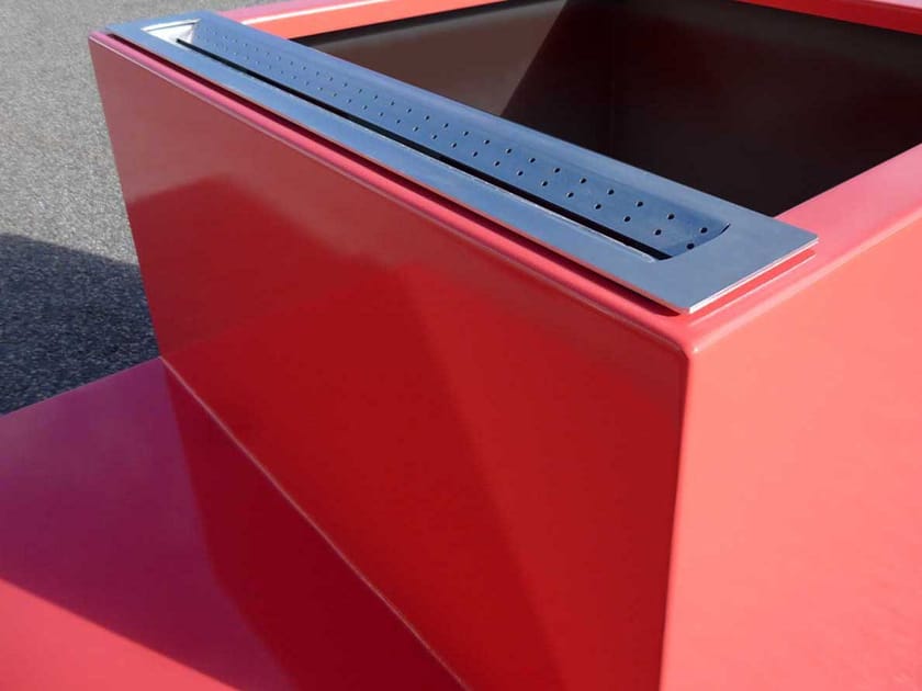 Fioriera con seduta e posacenere By ATELIER SO GREEN design Fabien Joly