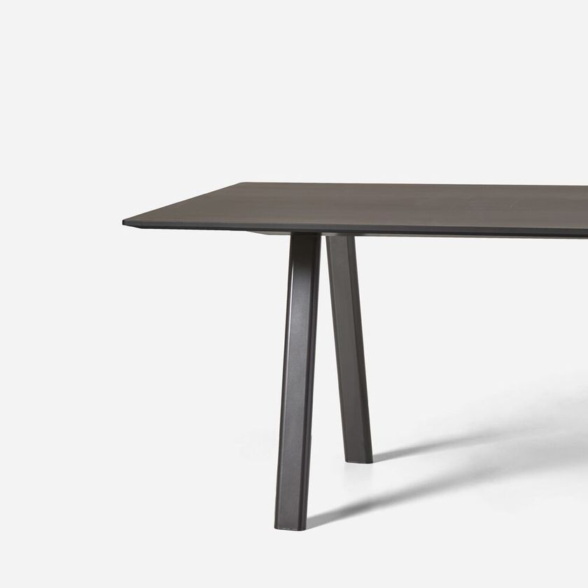 PLANIA Mesa By INCLASS