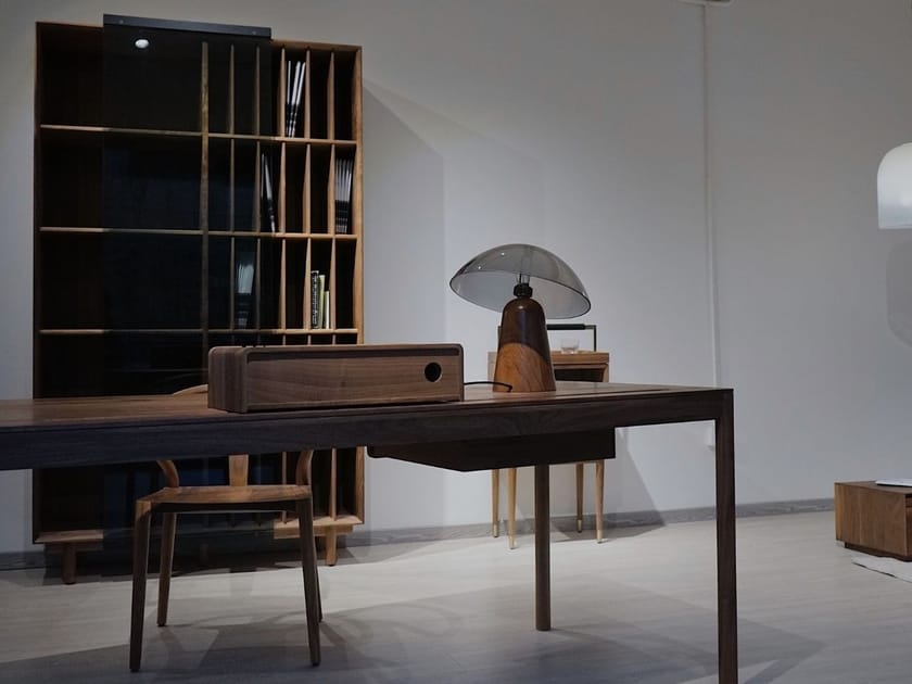 Open freestanding walnut bookcase INFINITY By 12H