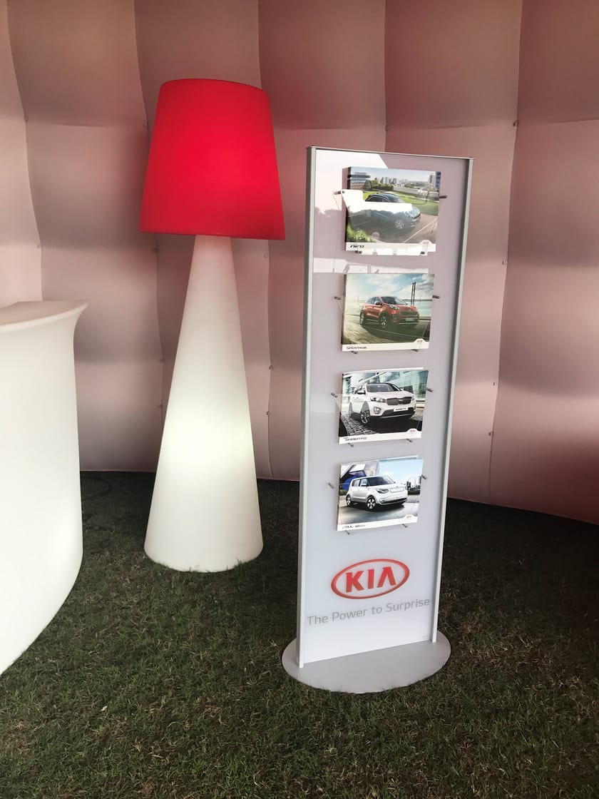 Espositore bifacciale INFO-TOTEM By GEPROM design