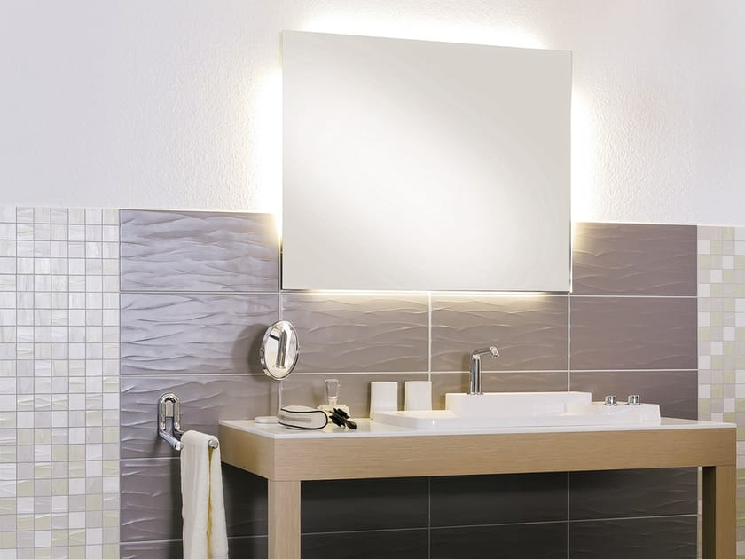 Bathroom mirror with integrated lighting INLIGHT By Top Light