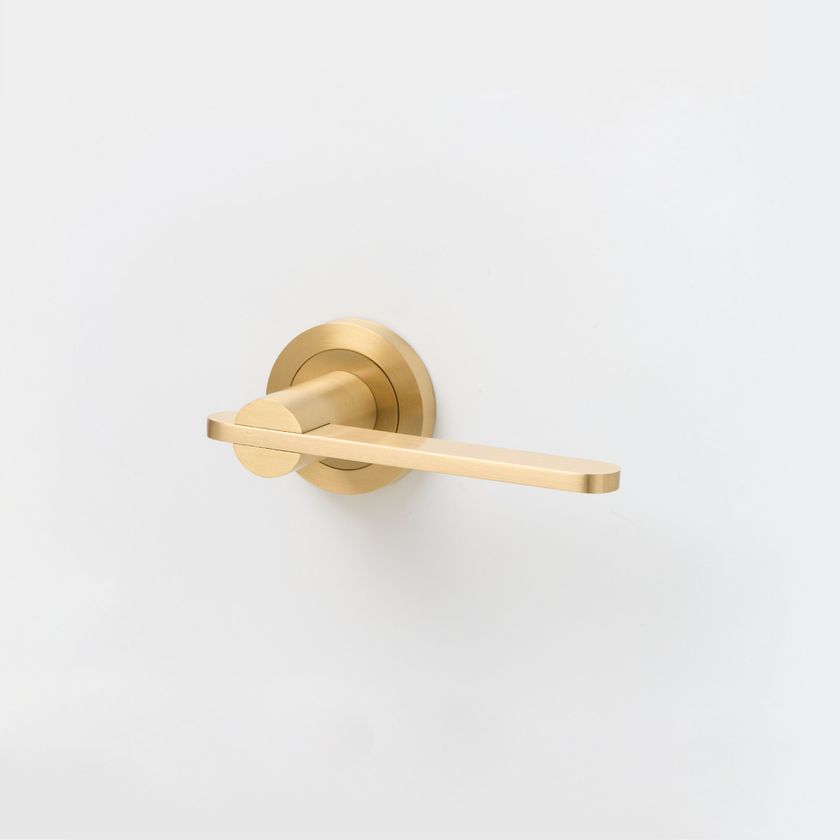 INTERSECT | Door handle By Lo & Co Interiors