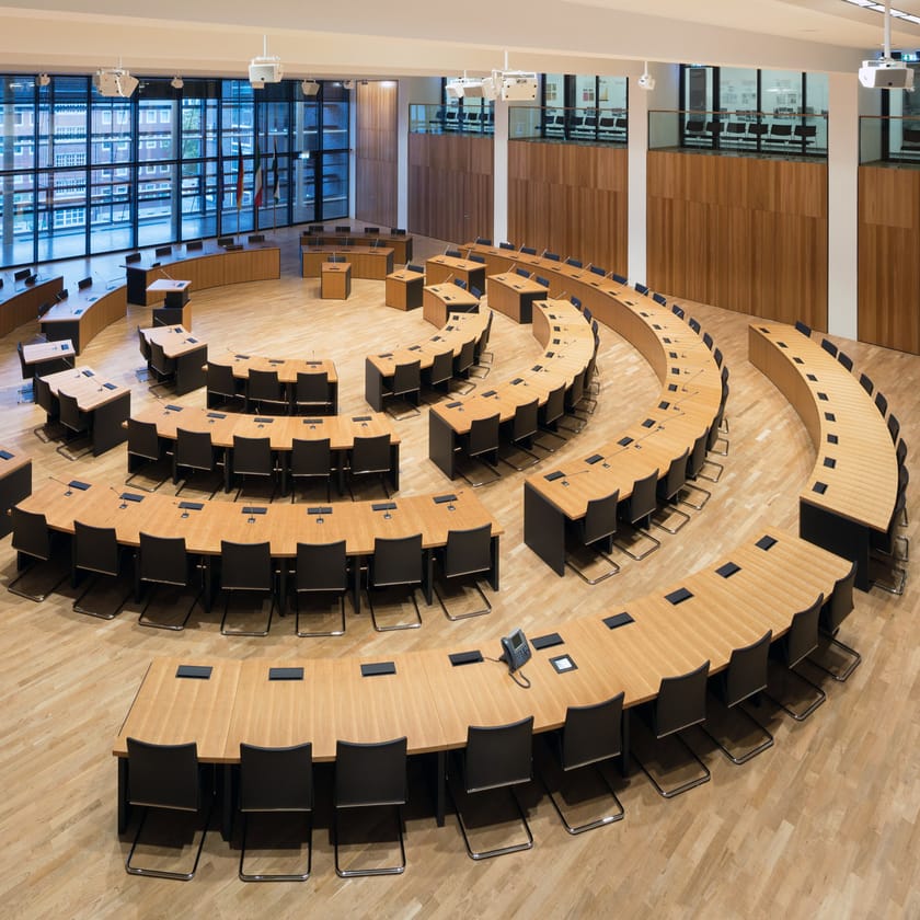 .INTRA Table de réunion ronde en bois By Spiegels