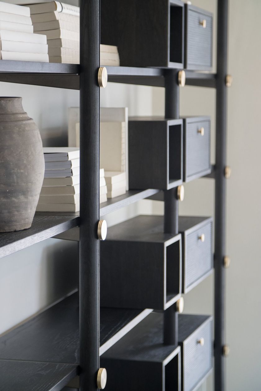 INUMBRA | Wall-mounted bookcase By District Eight