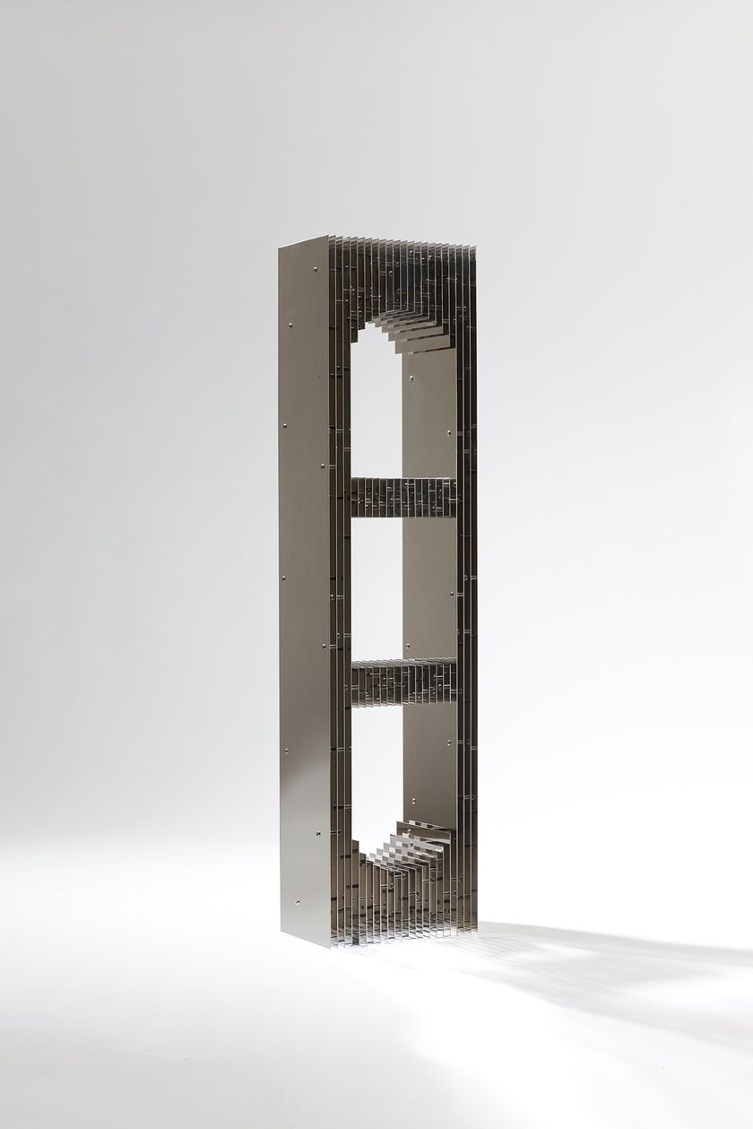 INVISIBLE SHELF bookcase By MOVIMENTO