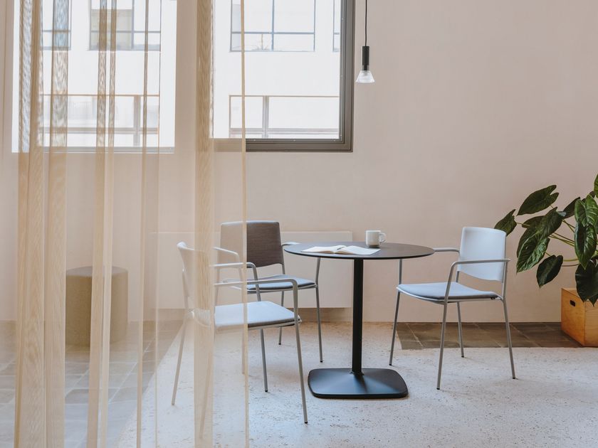 IRON Table ronde By ENEA | design Estudi Manel Molina