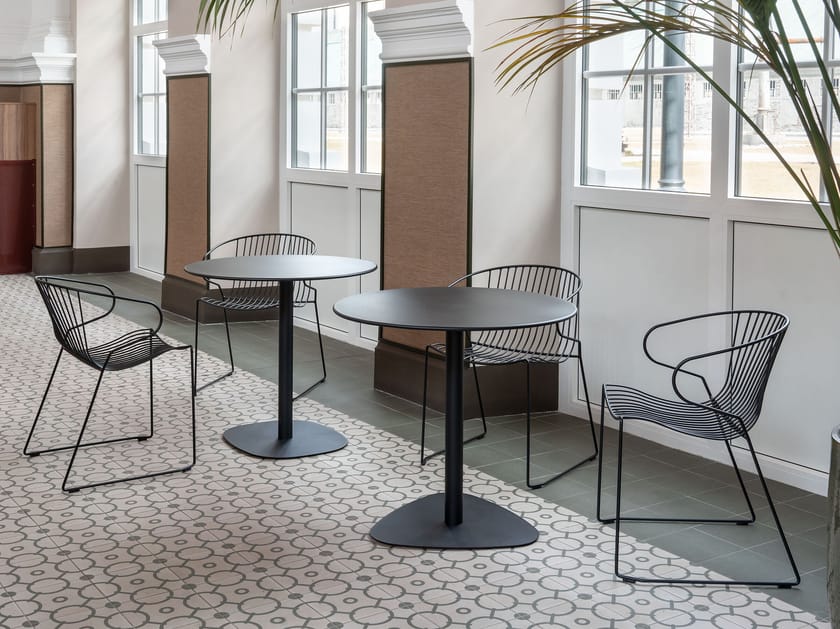 BORA Garden side table By ISIMAR