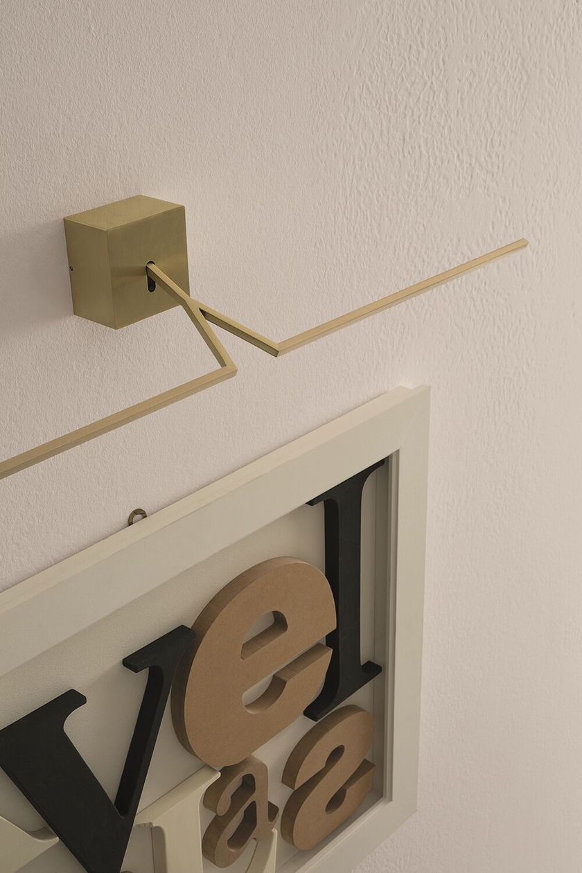 YPSILON Wall lamp By Icone