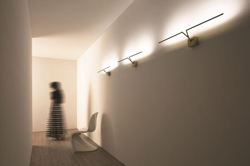 YPSILON Wall lamp By Icone