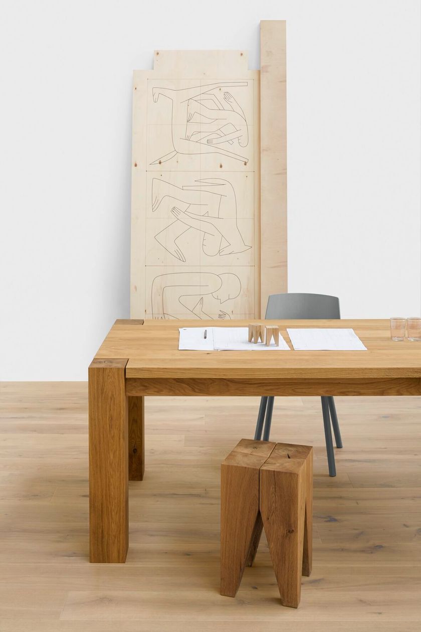 E15 - BIGFOOT™ Table By In Stock