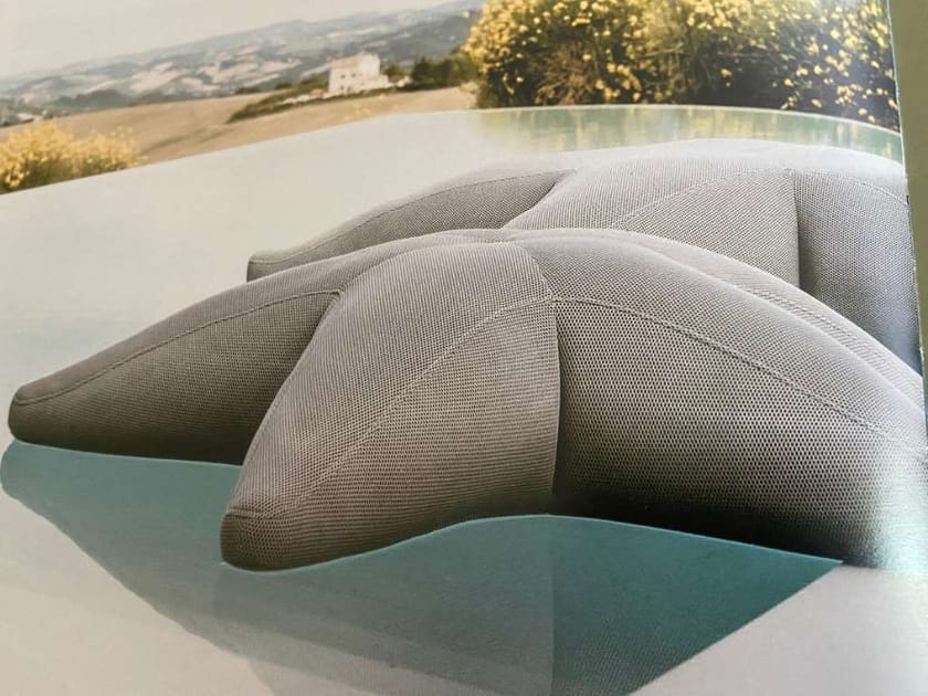 Floating Pool Lounges | Outdoor Furniture | Archiproducts