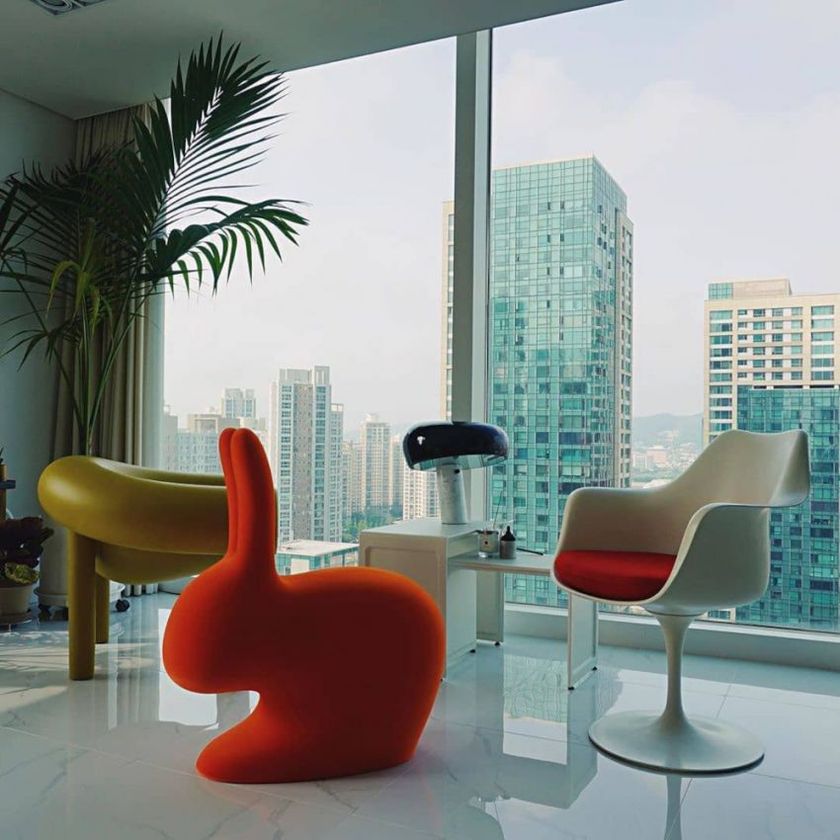 QEEBOO - RABBIT CHAIR RED Sedia da giardino in polietilene By In Stock ...