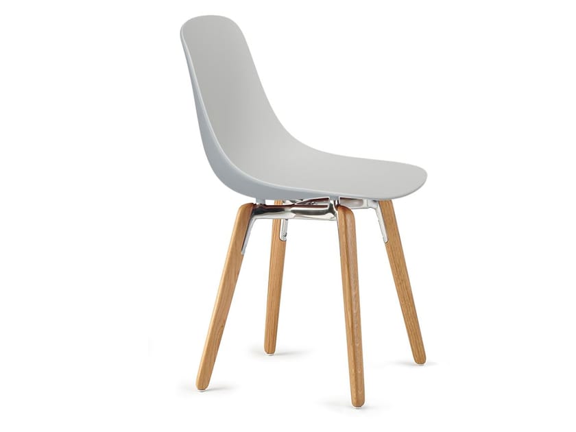 PURE LOOP BINUANCE WOODEN LEGS Polypropylene chair By Infiniti