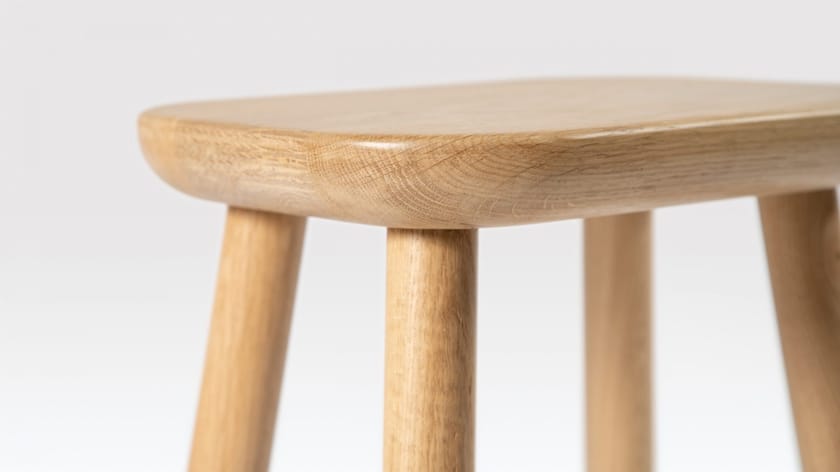JASPER COUNTER | Stool Oak stool with footrest By Liqui Contracts