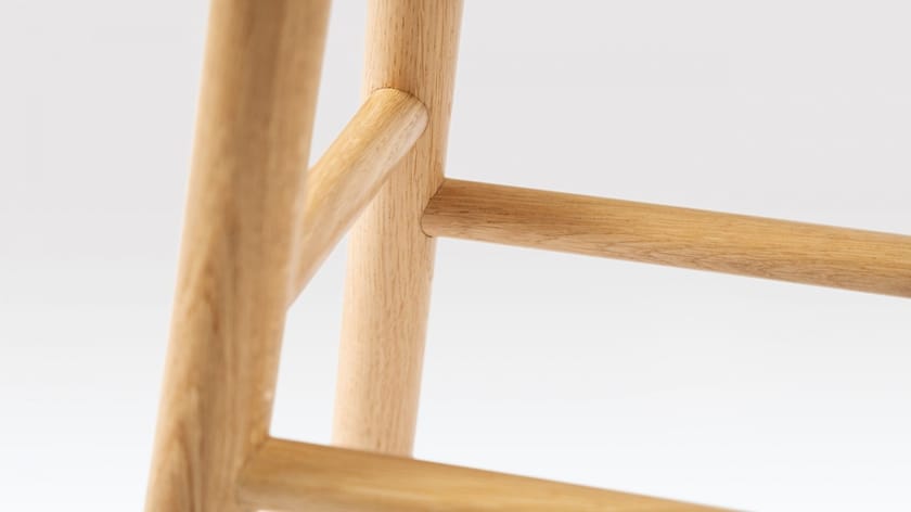 JASPER COUNTER | Stool Oak stool with footrest By Liqui Contracts