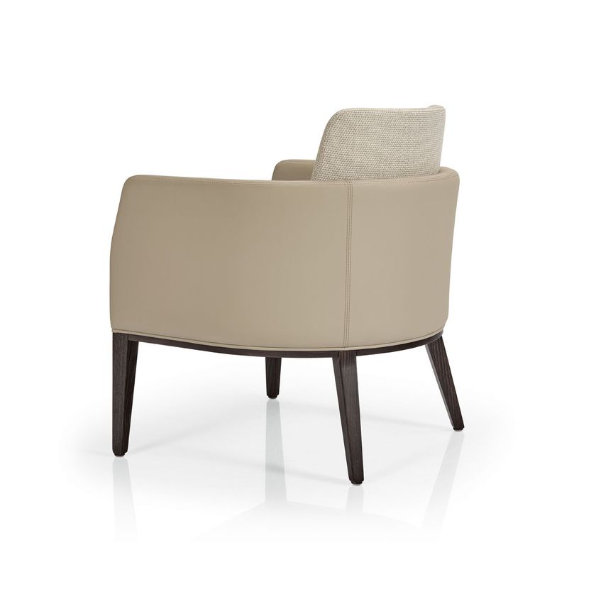 AGGY M1179 Easy chair By More Contract