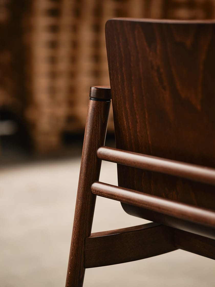 AVA M1168WU Chair By JMS