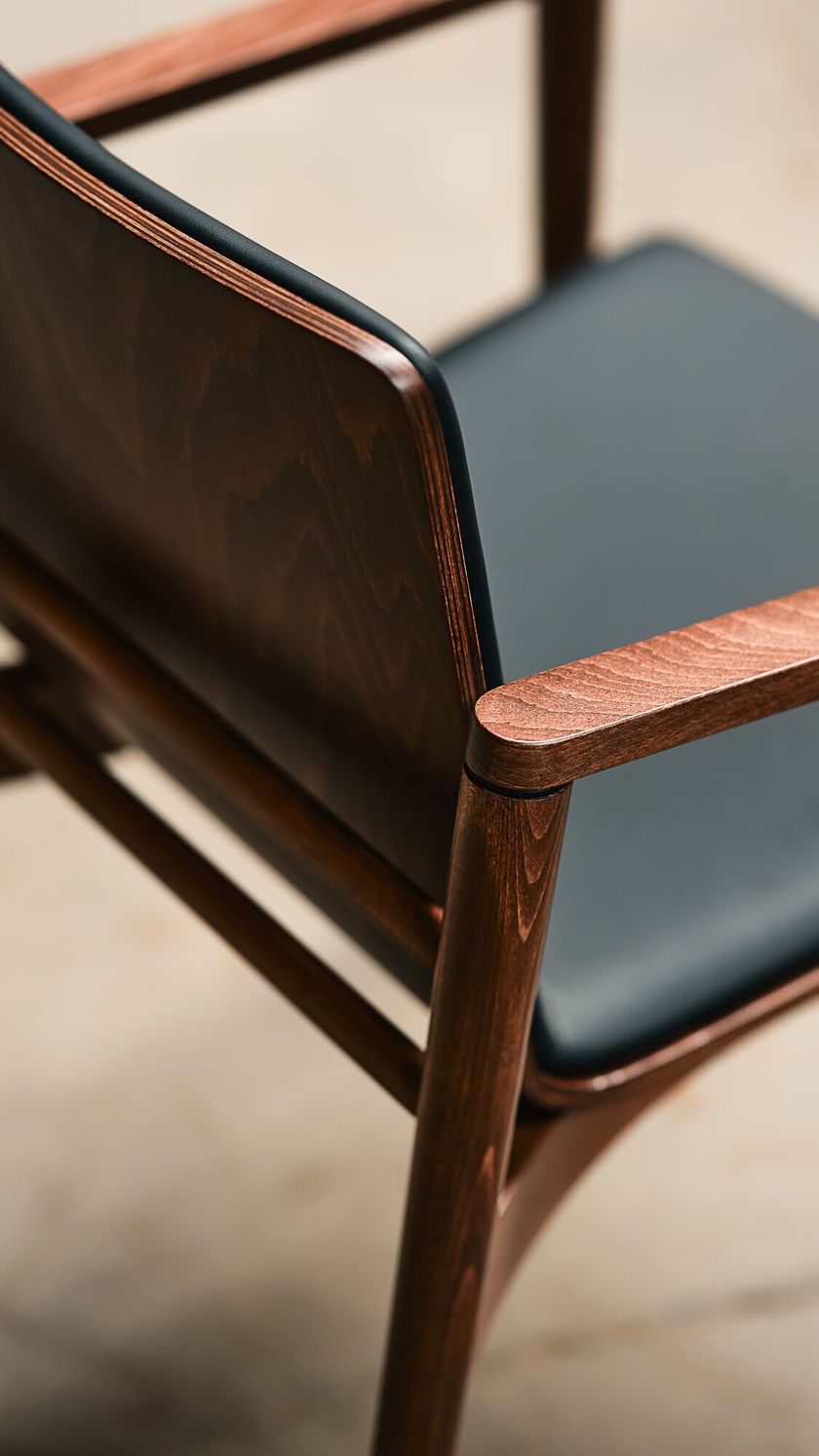 AVA M1168WU Chair By JMS