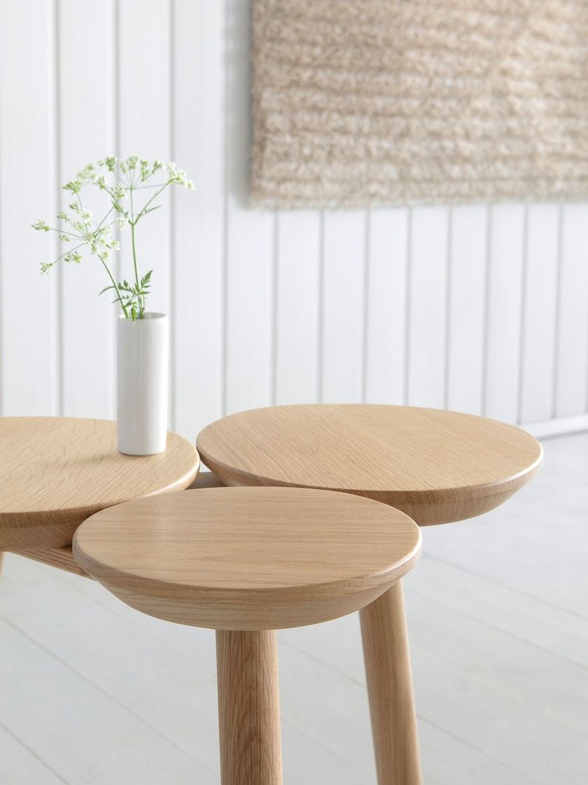 JULY Solid wood coffee table By Nikari | design Nao Tamura