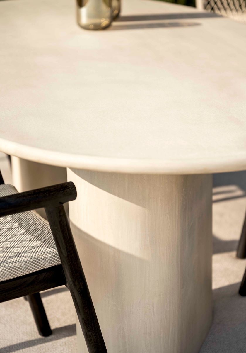 COMO ORGANIC DINING TABLE Table By Jardinico