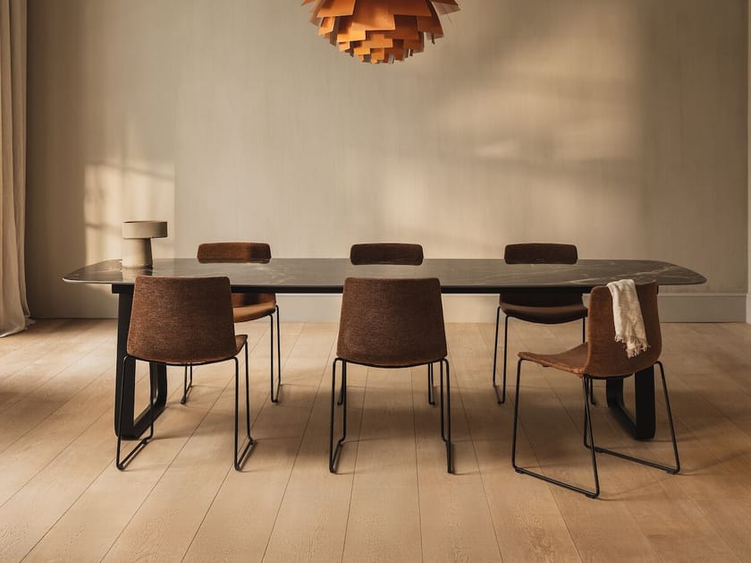 CURVE Table By Joli | design John Ghekiere