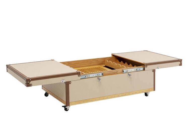VENEZIA Low MDF coffee table with castors By KARE Design